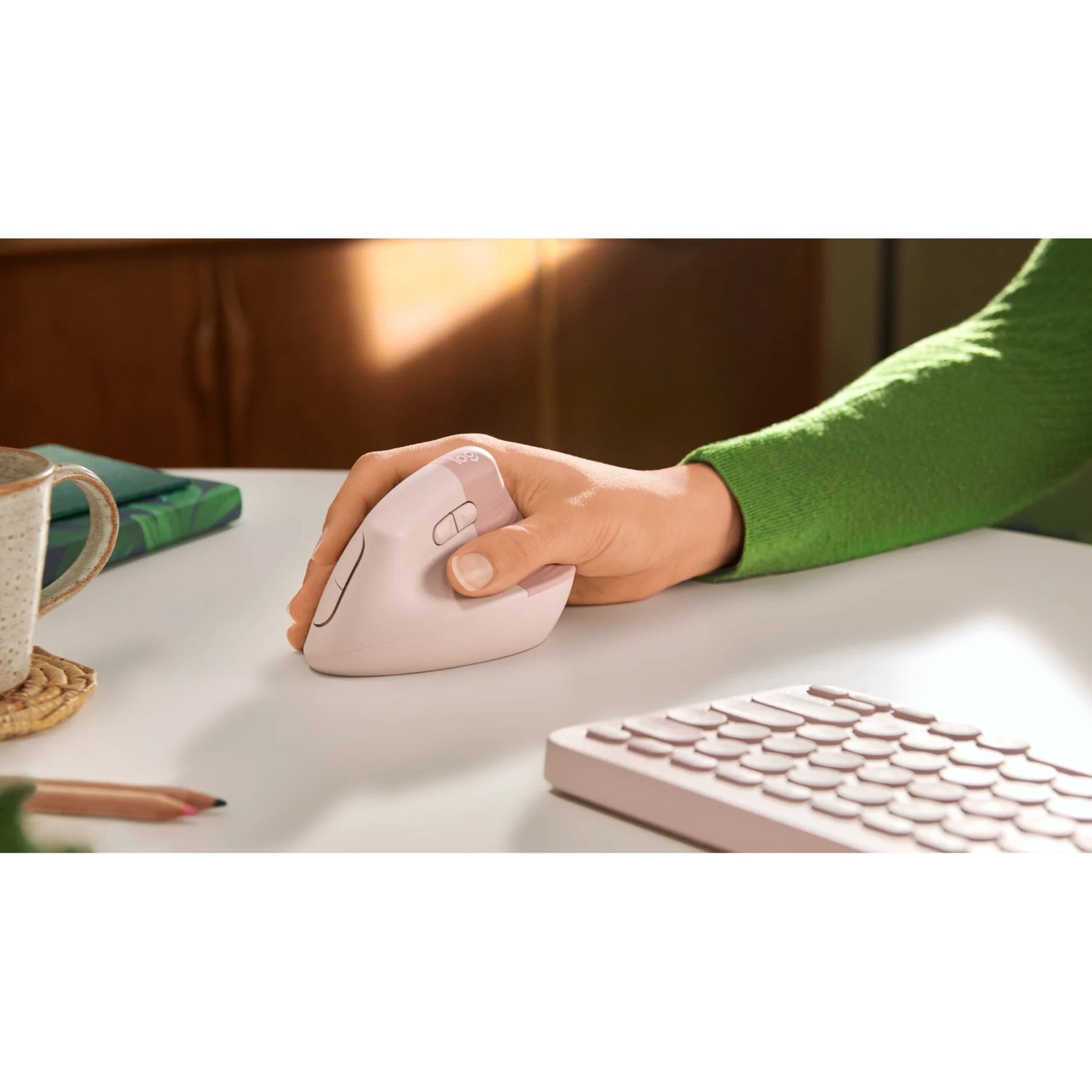 Logitech 910-006472 Lift Vertical Ergonomic Mouse (Rose), Left-Handed ...